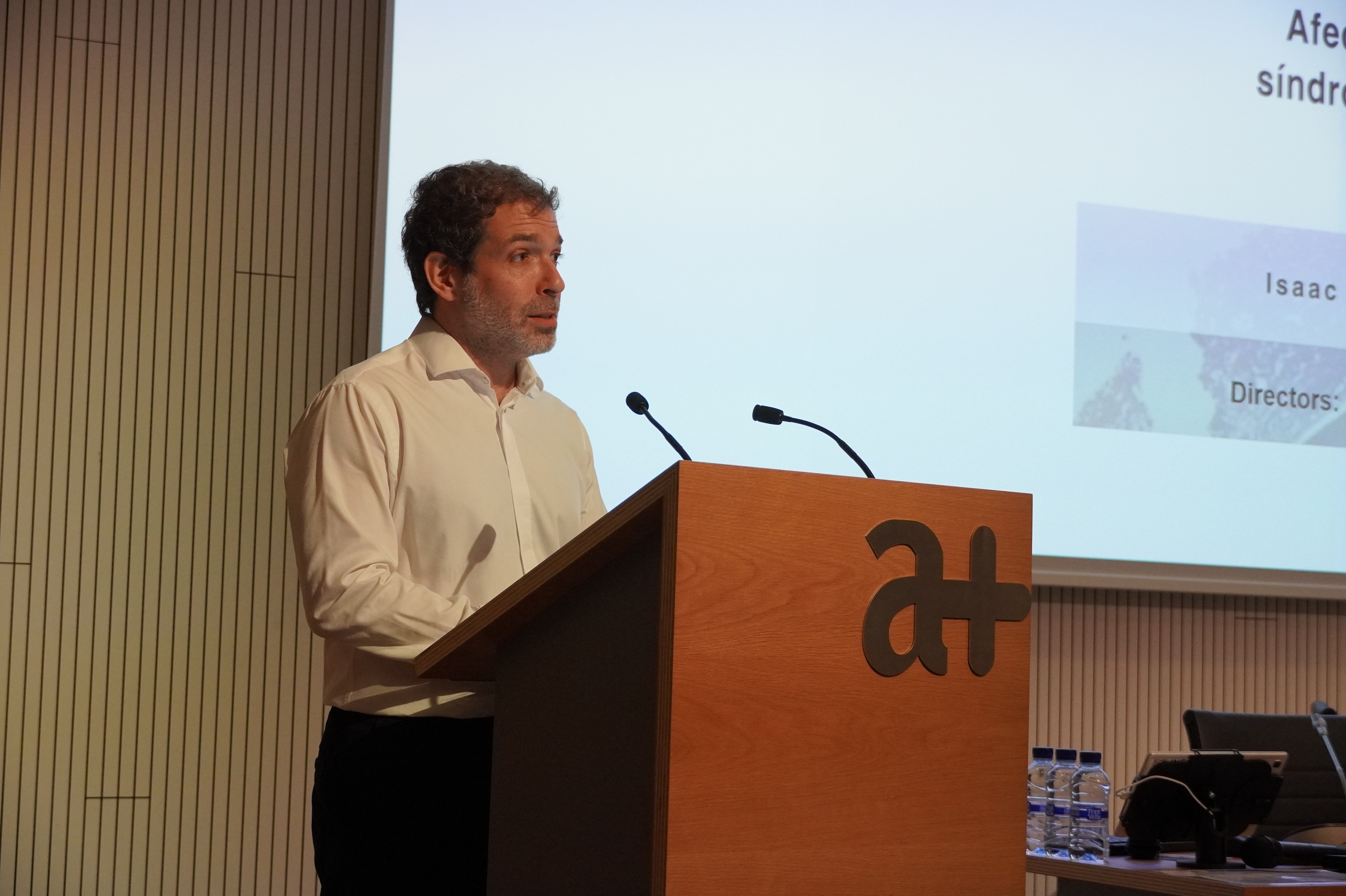 El Dr. Isaac Pons, Excel·lent Cum Laude per la seva tesi doctoral sobre ...