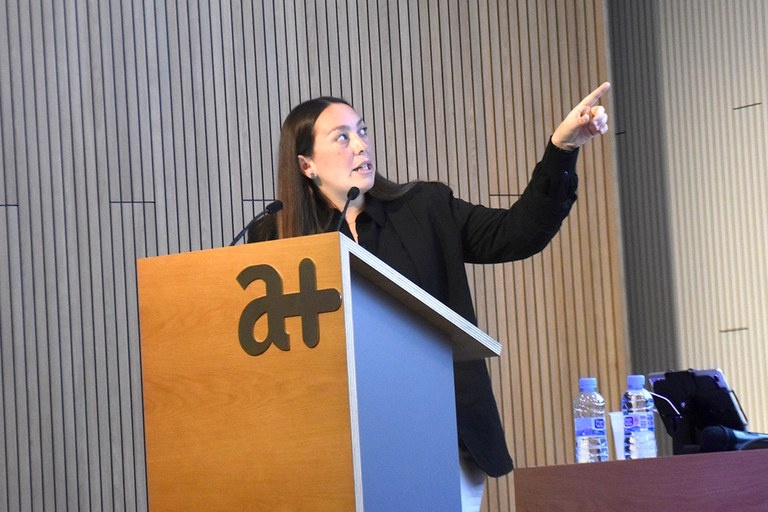 La infermera Laura Macià, Excel·lent Cum Laude per la seva tesi ...